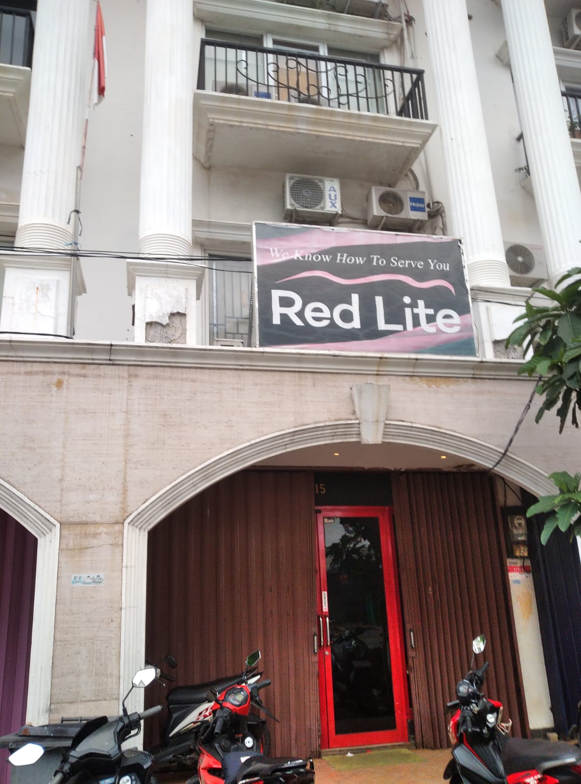 Diduga Dua Tempat Red Lite Massage&Cafe Lounge Dijadikan Bisnis Esek- Esek - SKBM